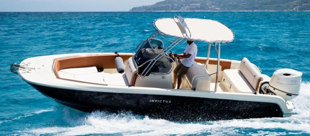 INVICTUS 240FX 250 CV - Comfort - CST Tropea